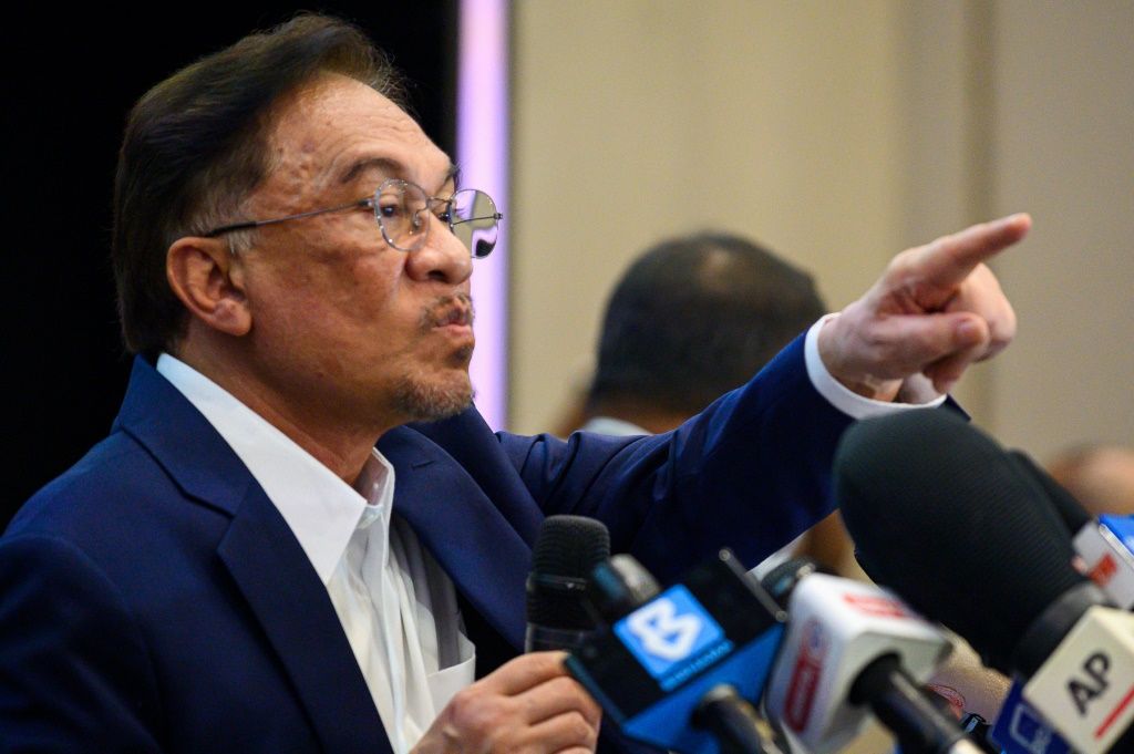 Malaysia's Anwar To Meet King As He Seeks To Topple Govt