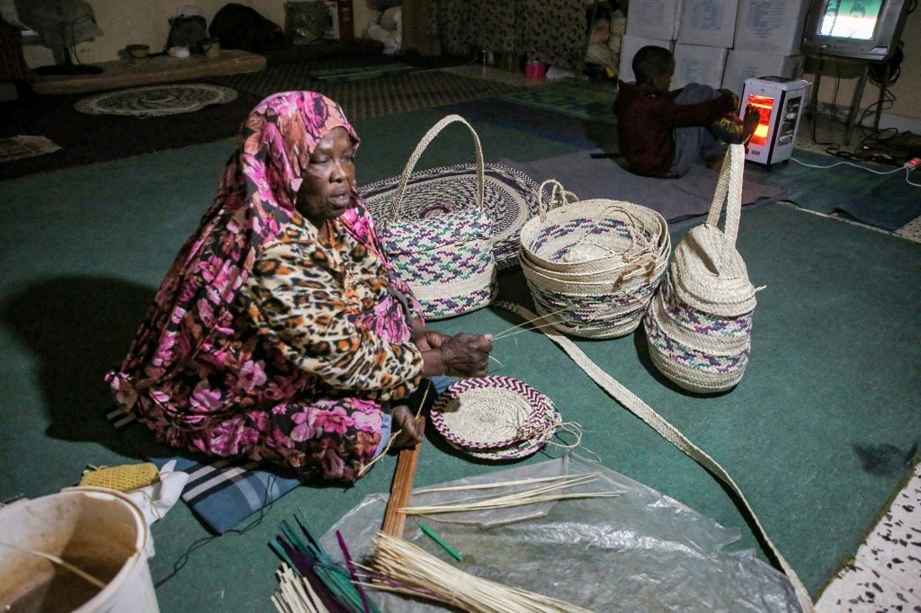 Peace In Troubled Libya Brings Back Traditional Weavers