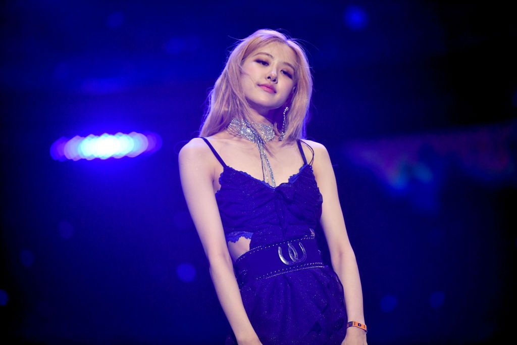 Blackpink's Rosé Receives Electric Guitar From John Mayer: 'Life Is ...