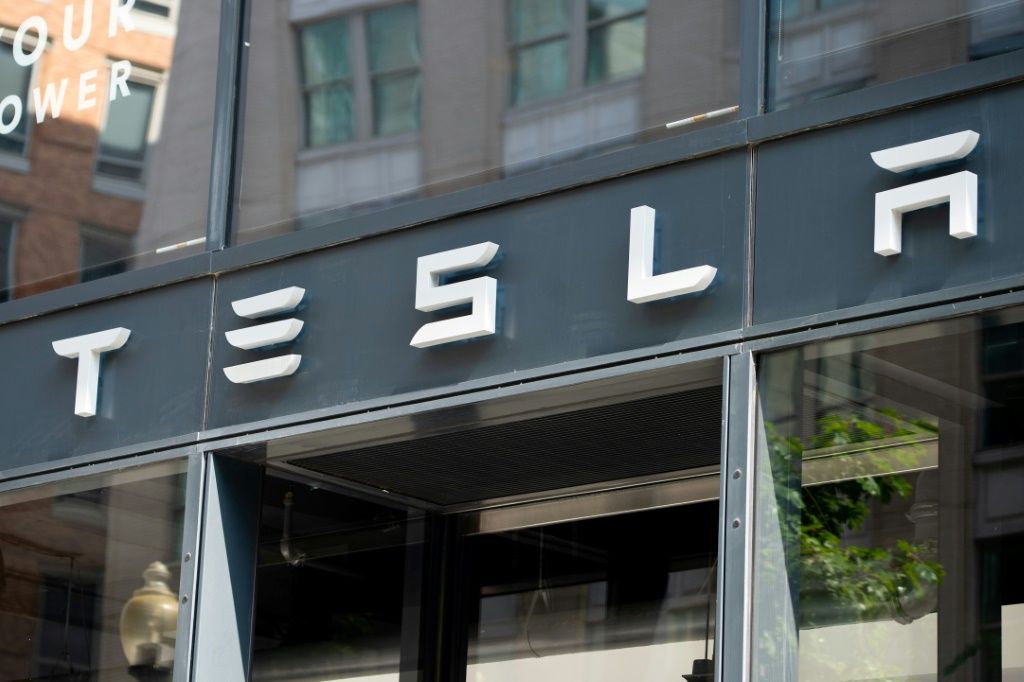 Tesla’s Fremont Factory ‘Resembles A Frat House’ Harassment Lawsuit Claims
