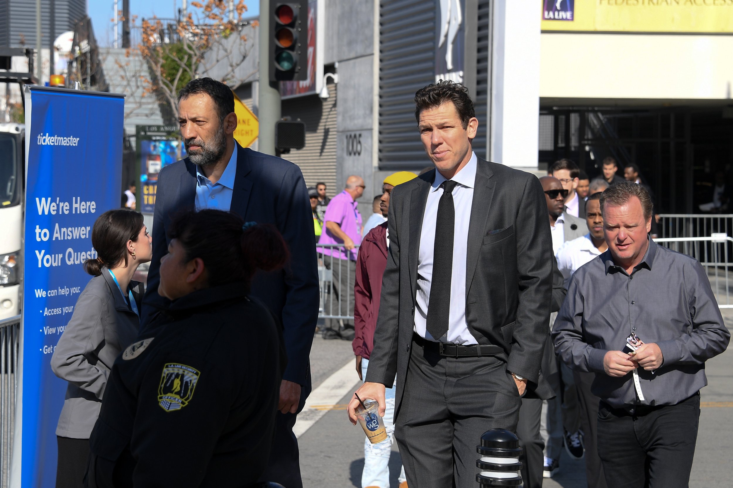 Luke Walton Days In Sacramento Numbered As Kings' Playoff Ambitions ...