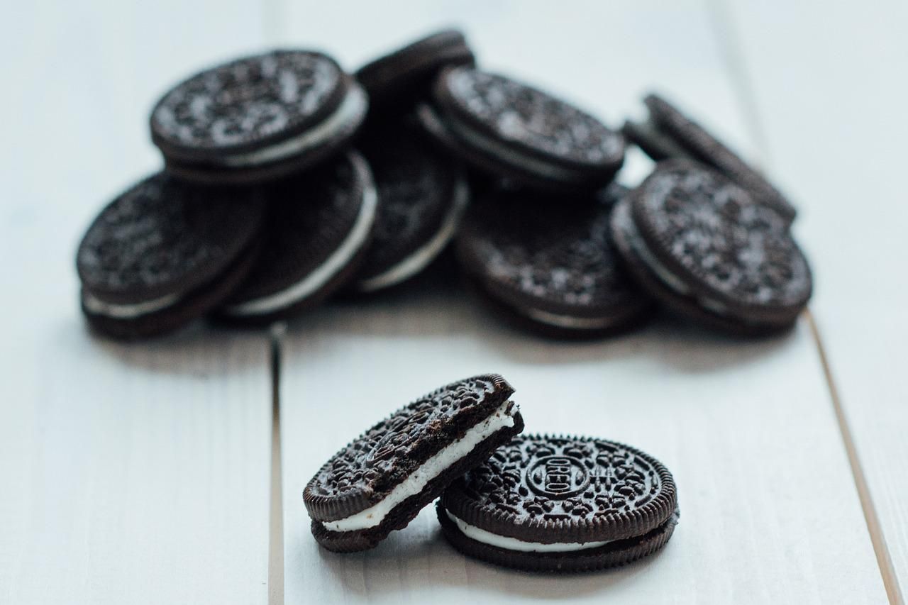 Oreo-Splitting Mystery: Researchers Explain Why Twisting Creates Uneven ...