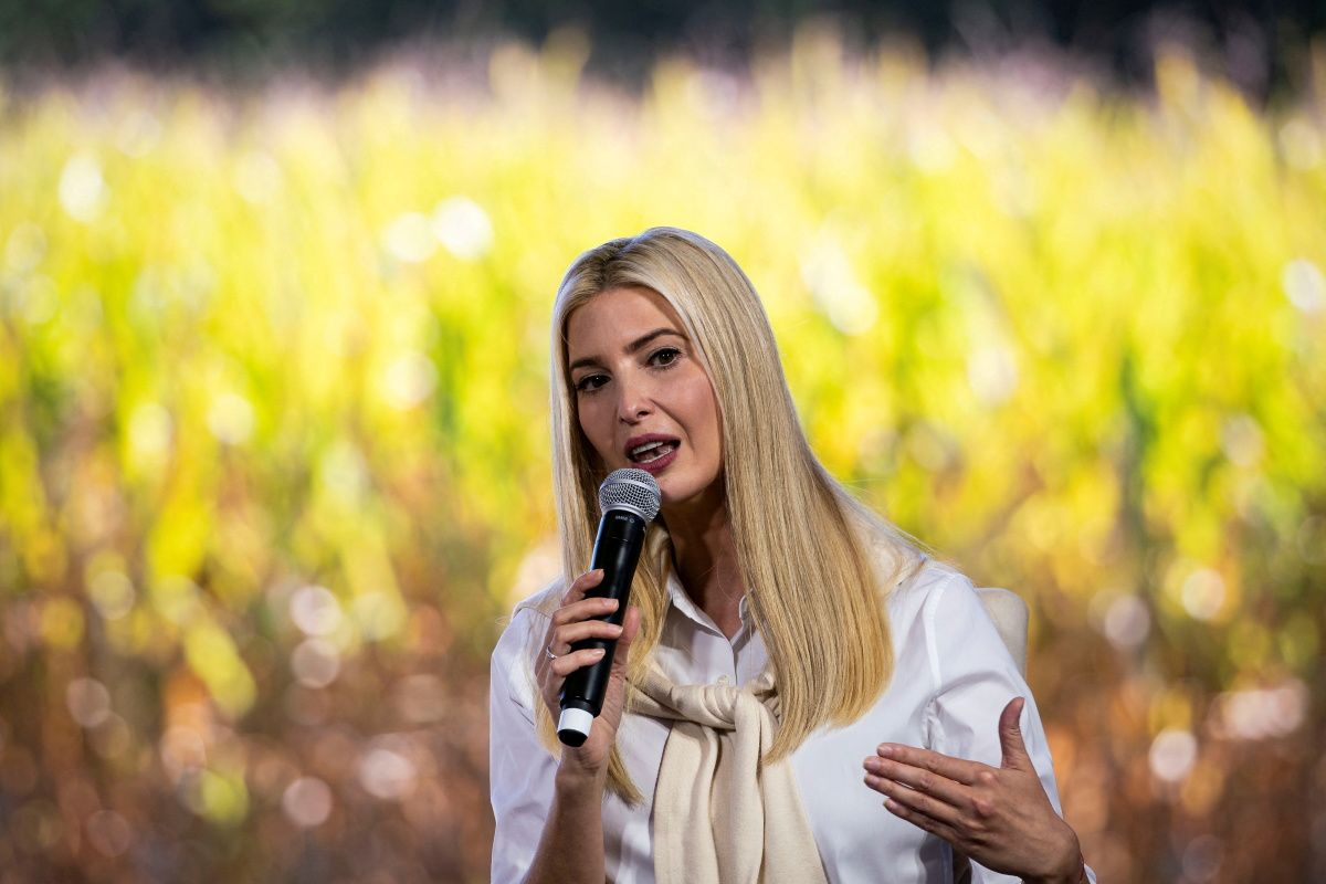 (VIDEO) Ivanka Trump Breaks Down in Tears Remembering Mom Ivana in ...